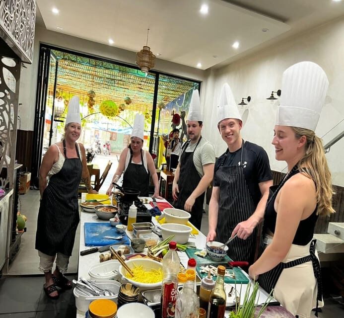 Hoi An Authentic Cooking Class with Pro Chef in Small group - Key Points