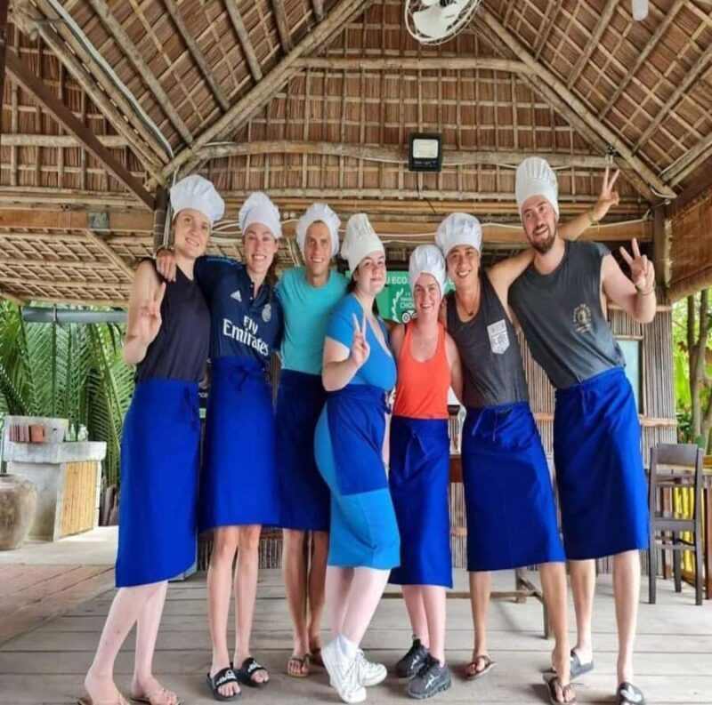 Hoi An: Bay Mau Cooking Class w/ Market & Basket Boat Option - Transport, Group Size, and Duration
