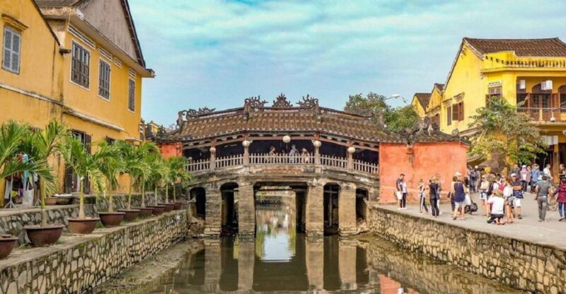 Hoi An City TourBoat RideRelease Flower Lantern on river - Key Points