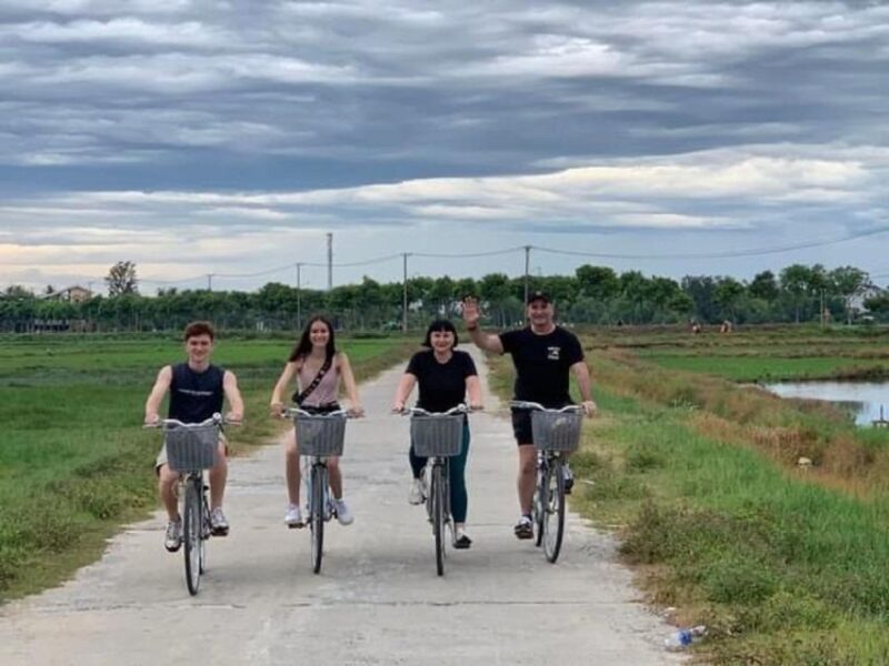 Hoi An Countryside Bike Tour & Basket Boat Ride - The Role of the Guides and Authentic Interactions