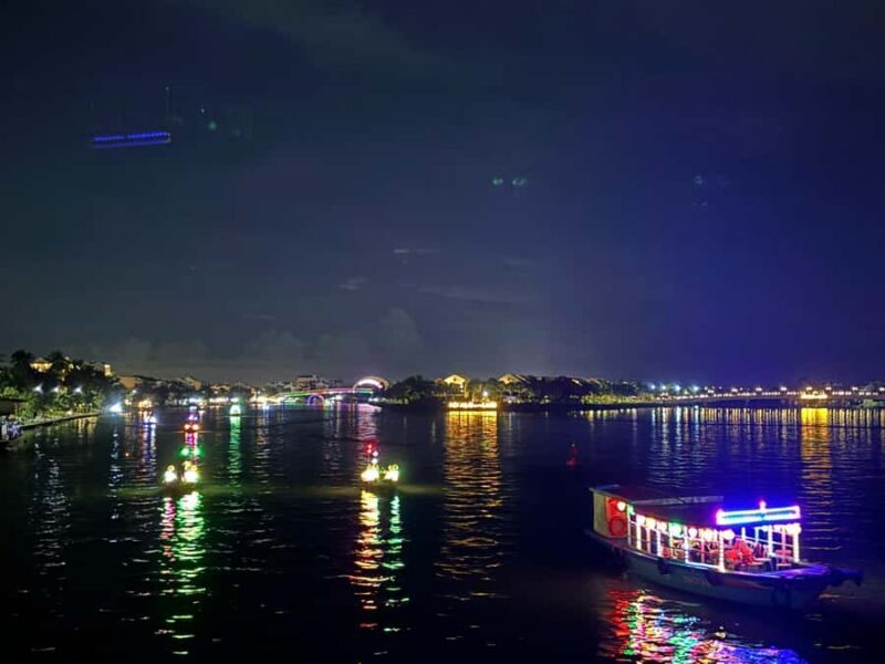 Hoi An: Evening Food Tour with River Cruise - Key Points