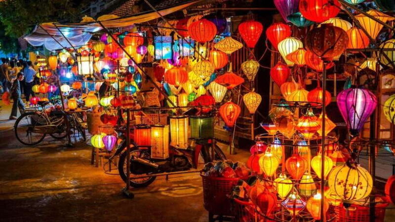 Hoi An: Evening Street Food Walking Tour - The Experience in Detail