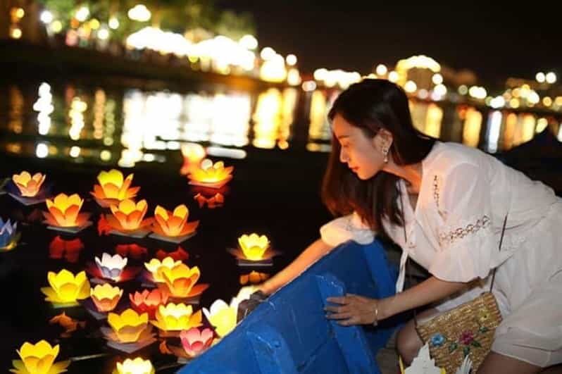 Hoi An: Floating Flower Lantern River Boat Ride at Night - Key Points