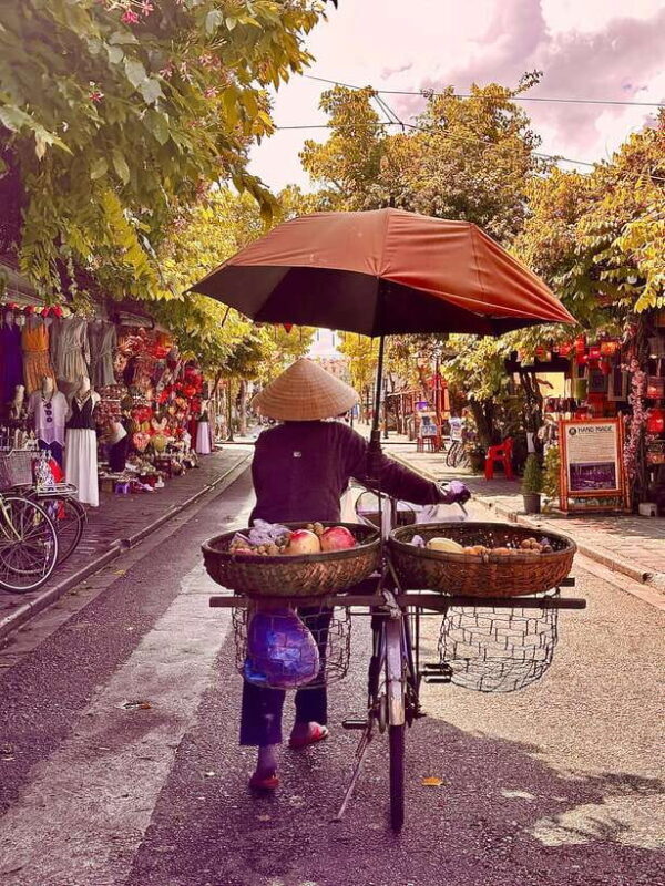 Hoi An: Guided Walking Tour with Local Food - Worth Considering: How the Tour Plays Out