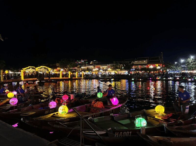 Hoi An: Hoai River Boat Ride & Lantern Release Experience - Key Points
