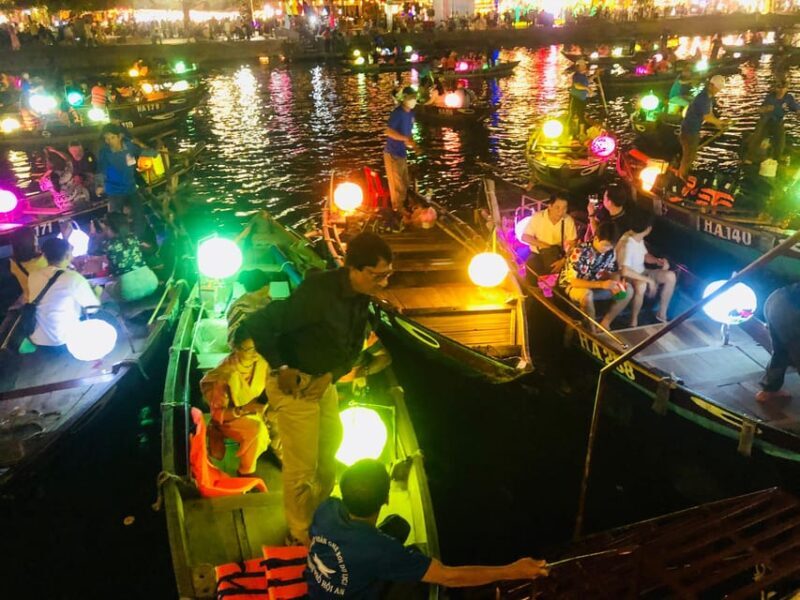 Hoi An: Hoai River Boat Trip by Night and Floating Lantern - Frequently Asked Questions
