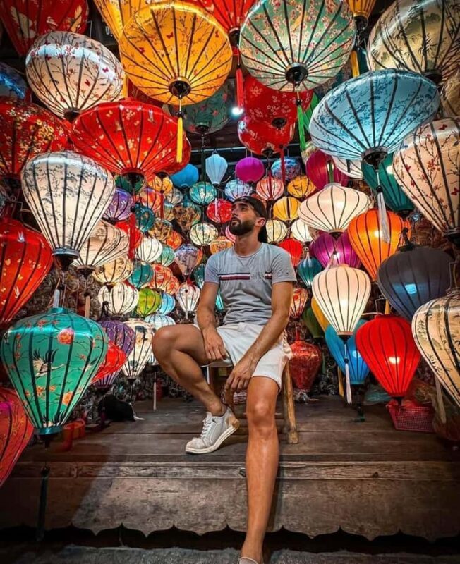 Hoi An: Hoai River Boat Trip by Night with Release Lantern - Key Points