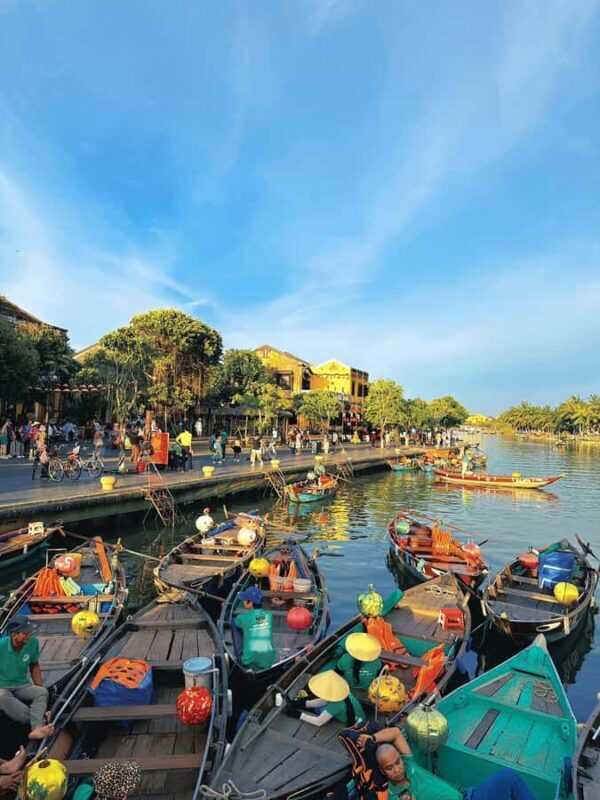 Hoi An: Hoai River Boat Trip by Night with Release Lantern - Why the Tour Offers Good Value