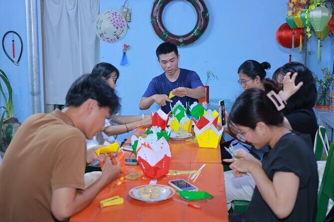 Hoi An Lantern Making Class with Lantern Boat Trip - FAQs