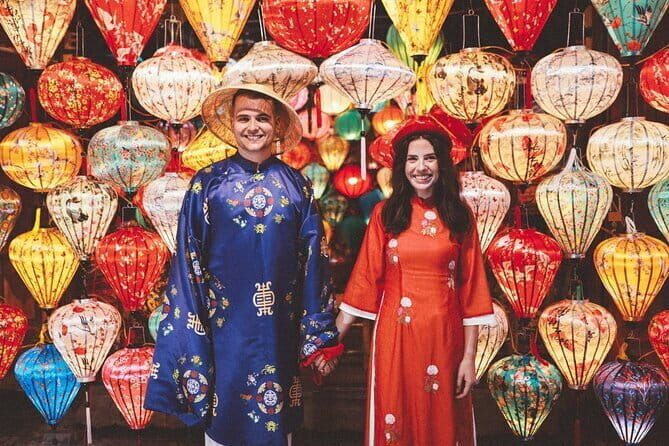 Hoi An Lantern Photoshoot: Boat Ride, Lantern Shop & Release - A Closer Look at the Experience