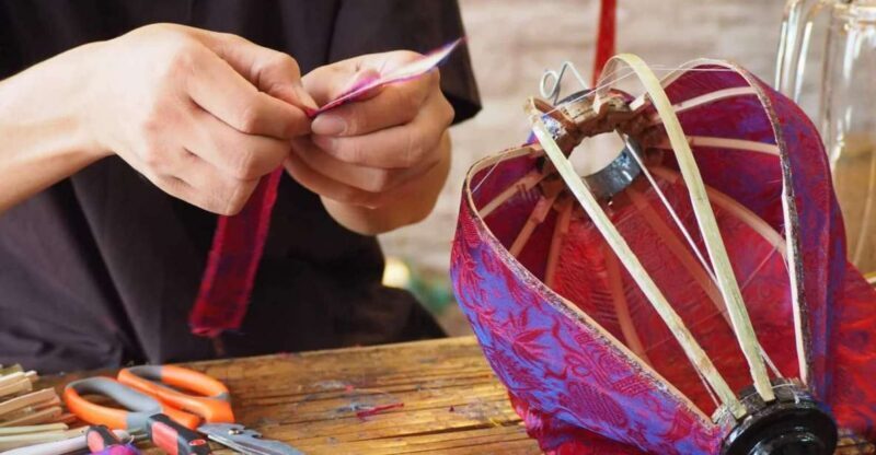 Hoi An: Local Foldable Lantern-Making Class with Locals - The Nighttime Setting and Its Charm