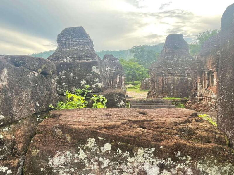Hoi An: My Son Ruins: Guide-Bus-Boat-Cultural Show-Lunch - FAQ