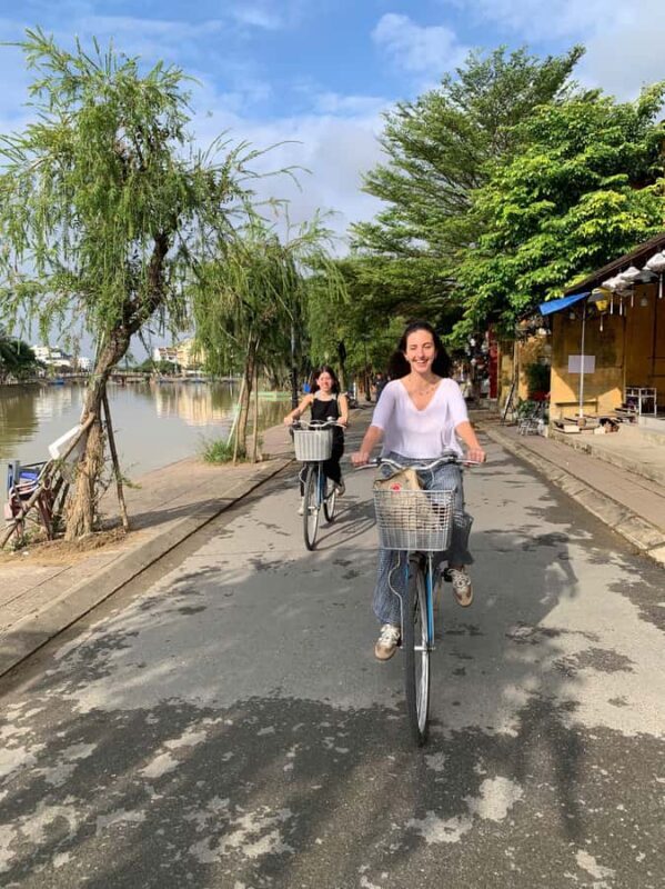 Hoi An: Old Town Bike Tour with Food Tasting & Lantern Class - Key Points