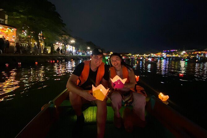 Hoi An Old Town Walking Tour with Boat Ride & Lantern Release - Exploring Hoi An Old Town with a Walking Tour, Boat Ride, and Lantern Release