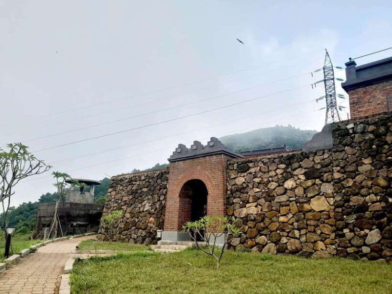 Hoi An: Private Car to Phong Nha with Sightseeing Stops - What Travelers Can Expect: Practical Details