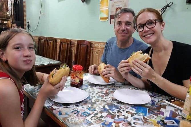 Hoi An street foods, night market and lantern boat ride - Key Points