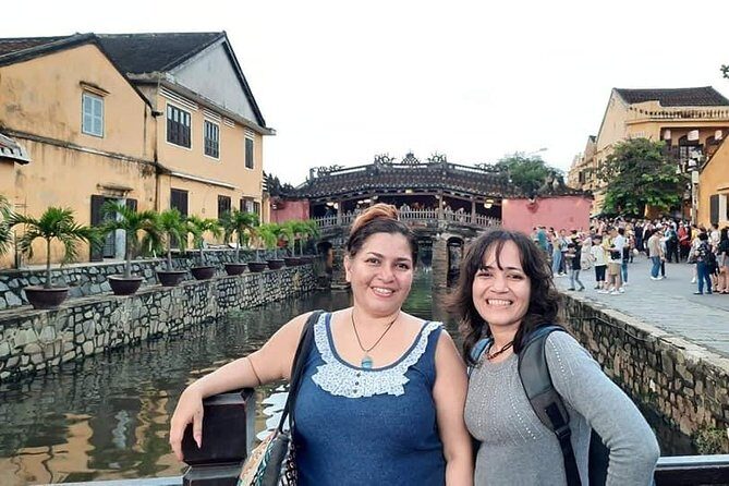 Hoi An walking City- Night Market -Riverboat Ride (4-5 Hours) - Guides and Authenticity