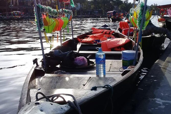 HoiAn Small Boat By Night on Bach Dang River - Real Traveler Insights: Balancing the Experience