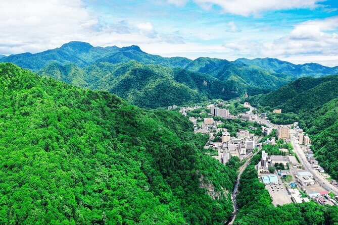 Hokkaido Day Tour: Lake Toya, Noboribetsu and Mount Usu - Key Points