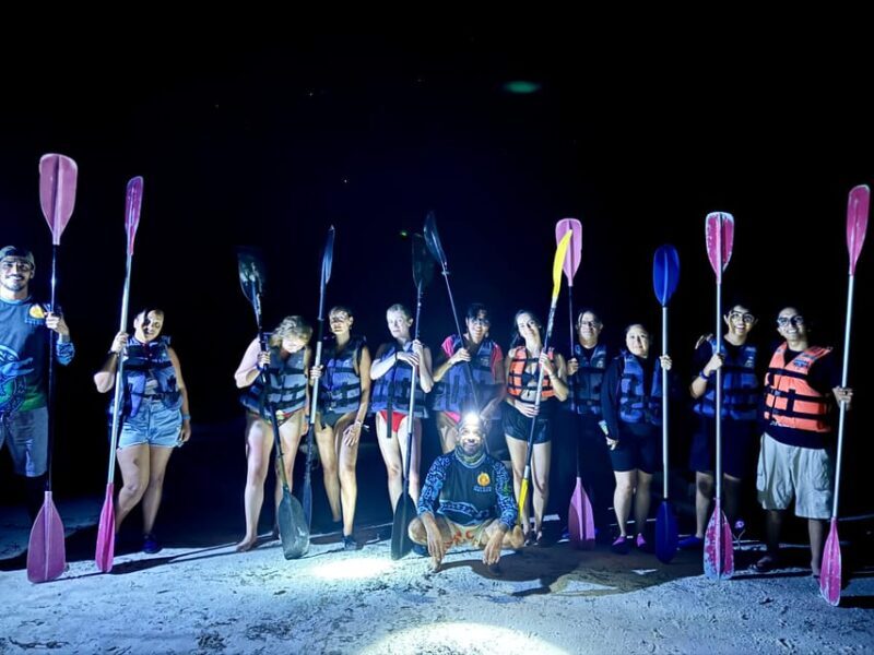 Holbox: Bioluminescence by Kayak and Stargazing. - Environmental and Ethical Aspects