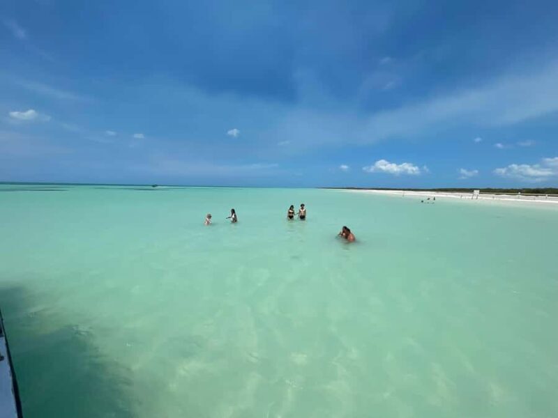 Holbox: Punta Mosquitos, Birds & Pasión Island Boat Tour - Exploring the Tour Itself