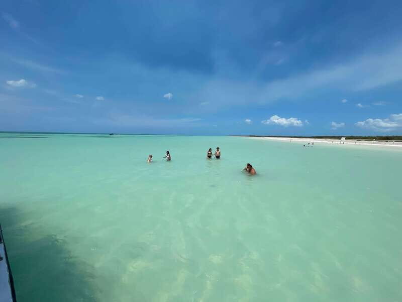 Holbox: Punta Mosquitos, Yalahau, & Pasión Island Boat Tour - An In-Depth Look at the Tour Experience