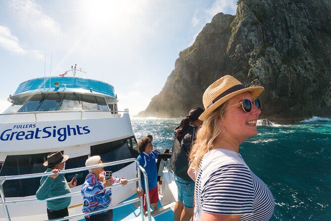 Hole in the Rock Scenic Cruise including Dolphins and Island stop - Exploring the Itinerary in Detail