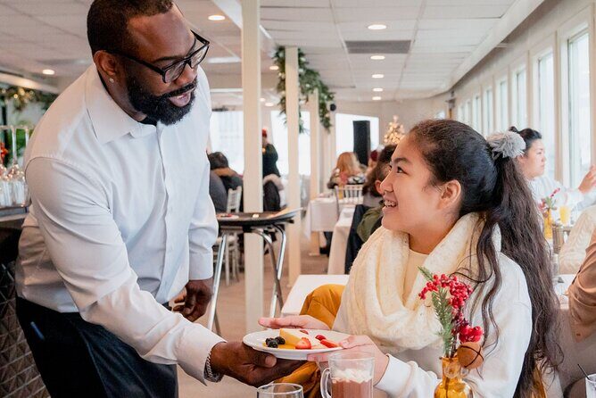 Holiday Brunch with Cocoa Cruise in New York City - FAQ