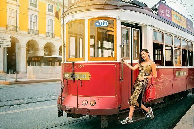 Holiday Photoshoot in Lisbon - Discovering Lisbon’s Charm with a Professional Photoshoot