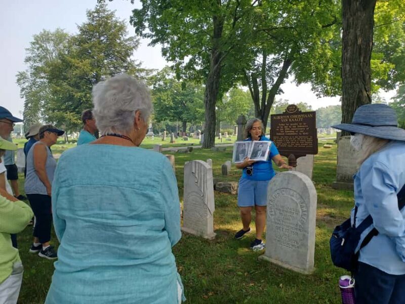 Holland: Pilgrim Home Cemetery Walking History Tour - An In-Depth Look at the Tour Experience