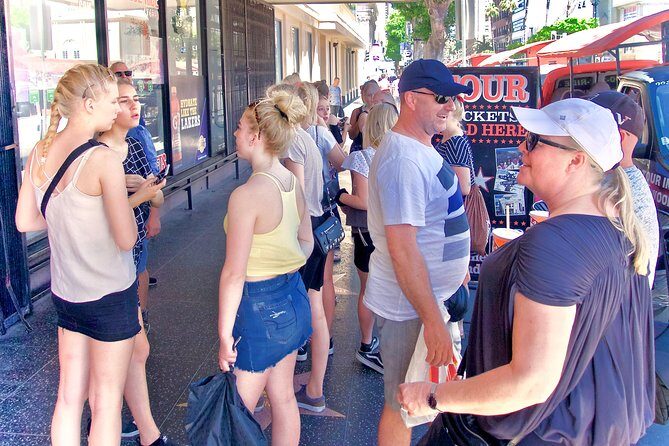 Hollywood Open Air Bus Tours to Celebrity Homes & Beverly Hills - Beverly Hills and Exclusive Neighborhoods
