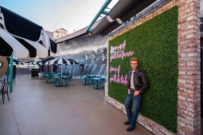 Hollywood Rooftop Restaurant and Bar Dining Experience - An Inside Look at the Hollywood Rooftop Dining Experience