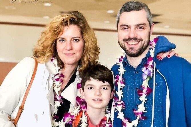 Honeymoon Airport Lei Greeting on Kona Hawai'i - The Atmosphere and Experience