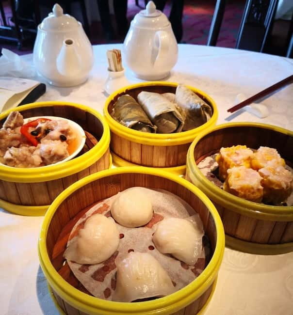 Hong Kong: Aberdeen Fisherman Cultural private Tour+Dim Sum - The Culinary Experience: Dim Sum and Stories