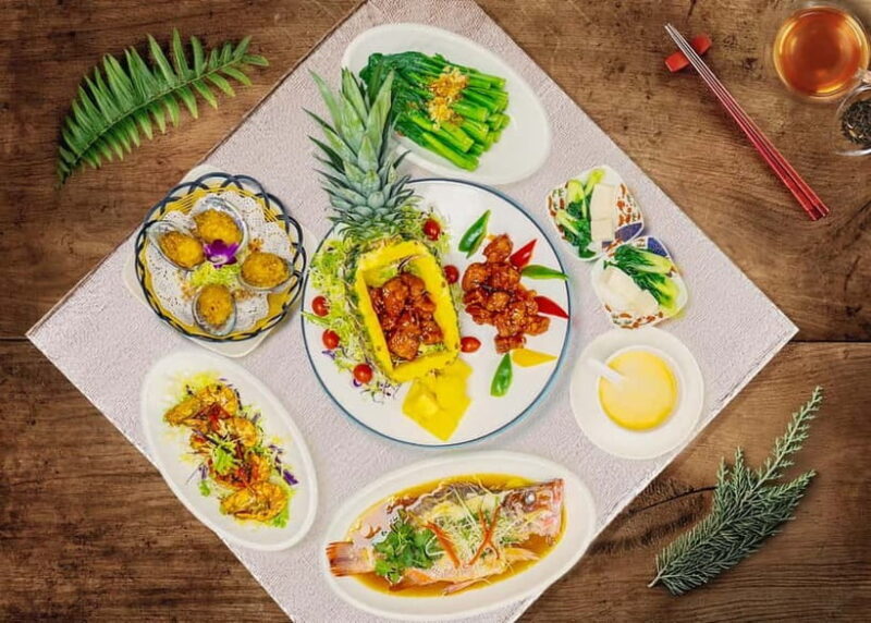 Hong Kong: Aberdeen Fishing Heritage Tour with Seafood Feast - Key Points