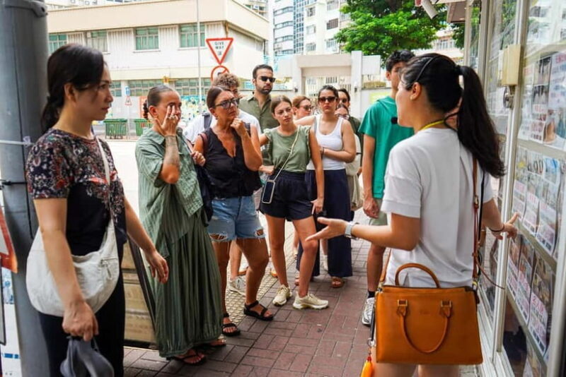 Hong Kong: Dark Side of Hong Kong Caged Homes Walking Tour - The Experience and Atmosphere