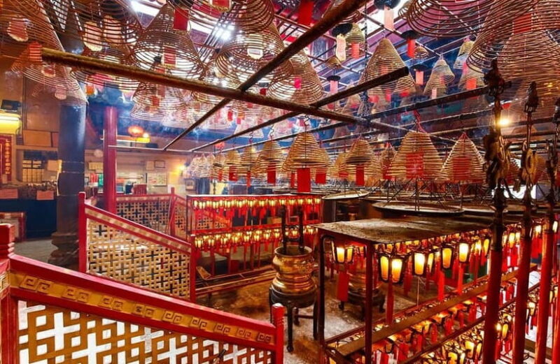 Hong Kong Day Tour: Priority Peak Tram, City Walk & Dim Sum - Transportation, Group Size, and Overall Value