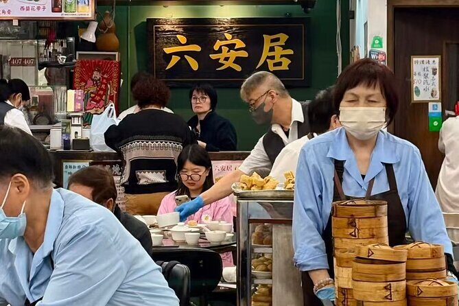 Hong Kong Island Food Discovery Tour - Key Points