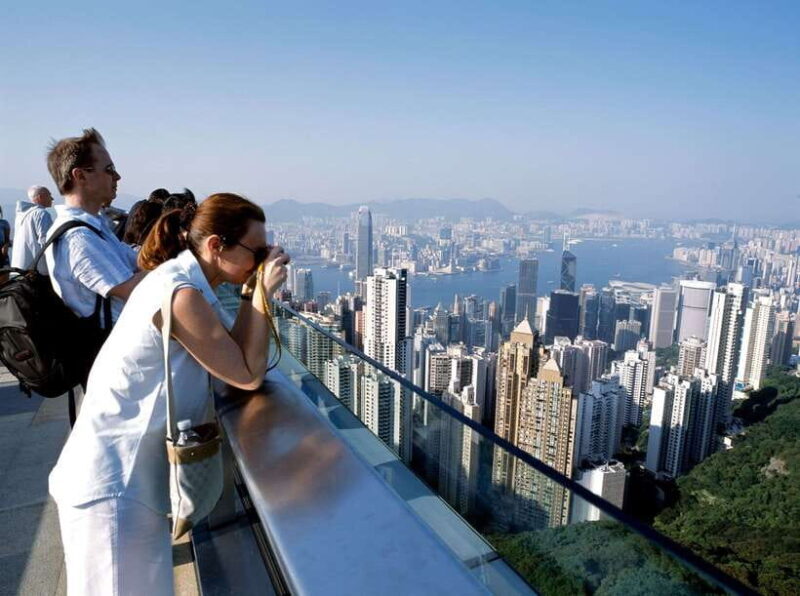 Hong Kong Island Orientation - How the Experience Feels