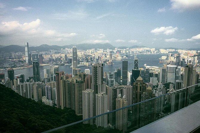 Hong Kong Island Private Tour With Dim Sum Lunch - An In-Depth Look at the Tour Itinerary