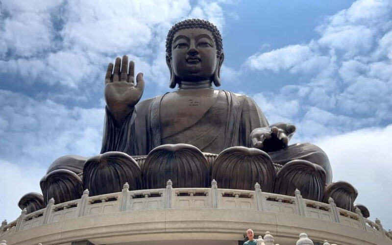 Hong Kong: Lantau Island and Giant Buddha Day Tour - Exploring the Lantau Island and Giant Buddha Day Tour: A Detailed Look