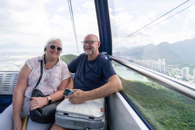 Hong Kong: Lantau VIP Priority Cable Car, Big Buddha & Tai O - Exploring Tai O Fishing Village