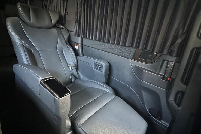 Hong Kong Limousine hourly onhire service - The Experience of Private, On-Demand Transportation