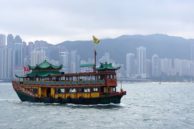 Hong Kong : Must-See Attractions Walking Tour With A Guide - A Detailed Review of the Walkthrough