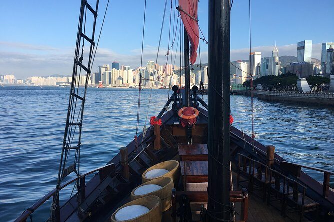 Hong Kong Night Tour: Peak Tram Rides plus Madame Tussauds - A Practical Guide to the Hong Kong Night Tour