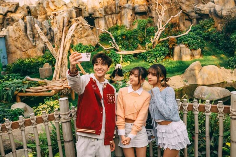 Hong Kong: Ocean Park Entry Ticket + OceanFasTrack Pass - Key Points