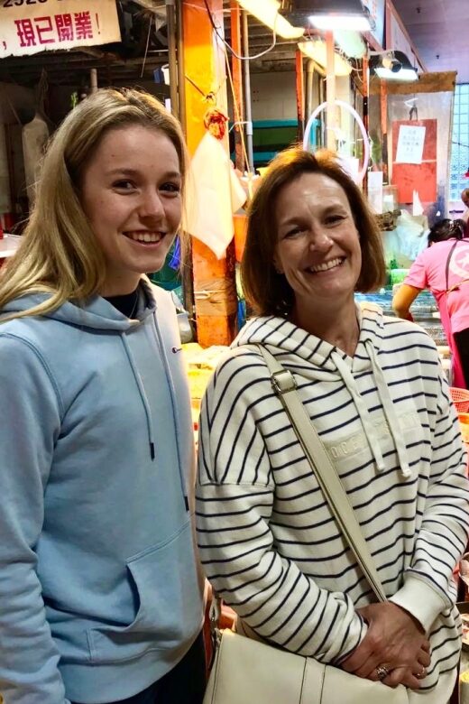 Hong Kong: Private Street Food Tour with a Local Insider - The Value of a Local Guide