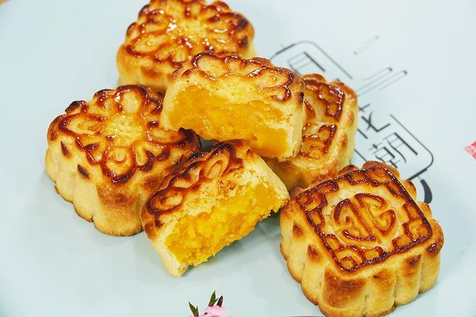 Hong Kong self-service baking experience: making custard mooncakes - An In-Depth Look at the Experience