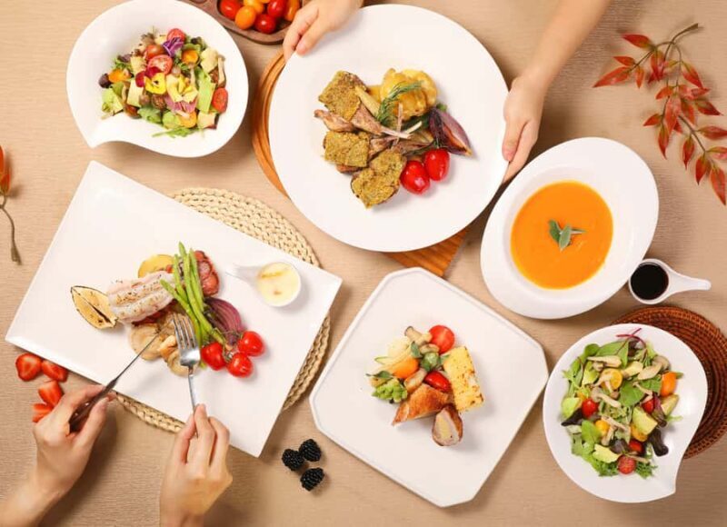 Hong Kong: Twilight or Symphony of Lights Cruise with Dinner - Who Should Consider This Experience?