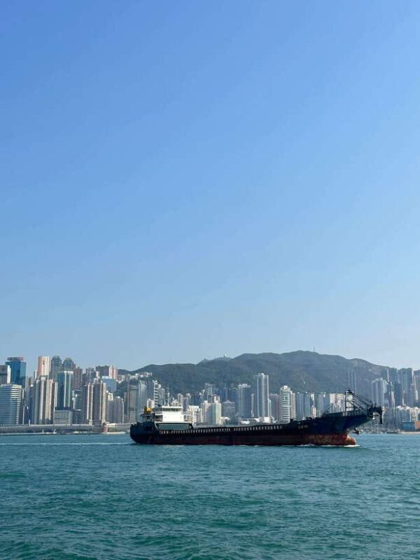 Hong Kong: Wong Tai Sin Temple and Victoria Harbour Tour - Key Points